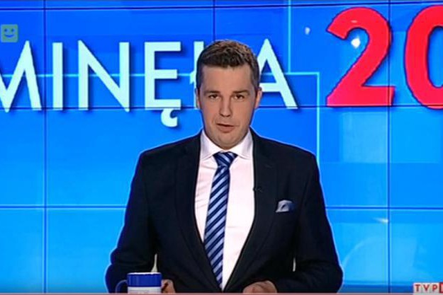 Prezenter TVP Info od dwóch miesięcy nie był u fryzjera. Teraz na wizji ...